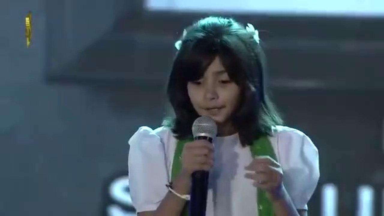 Hadia hashmi Ay puttar hattan tay nai wikday #MiliNagma #PAFShow2019 ...