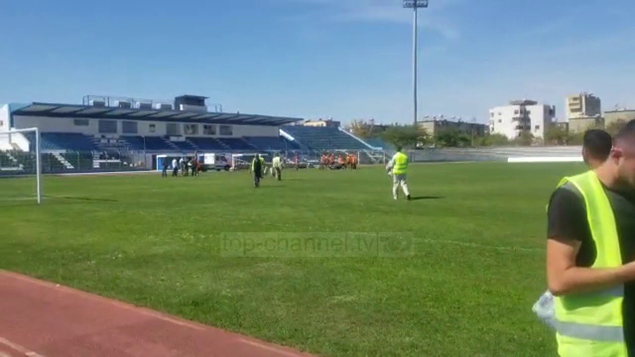 Montohen çadrat brenda stadiumit në Durrës - video Dailymotion Montohen çadrat brenda stadiumit në Durrës - video Dailymotion