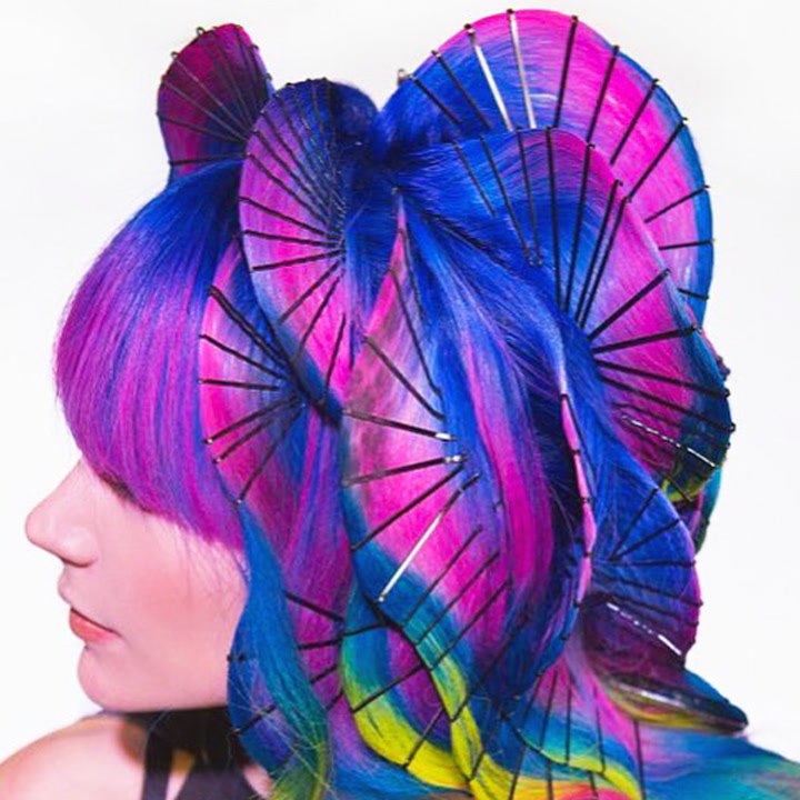 This stylist makes hair sculptures with bobby pins - video Dailymotion