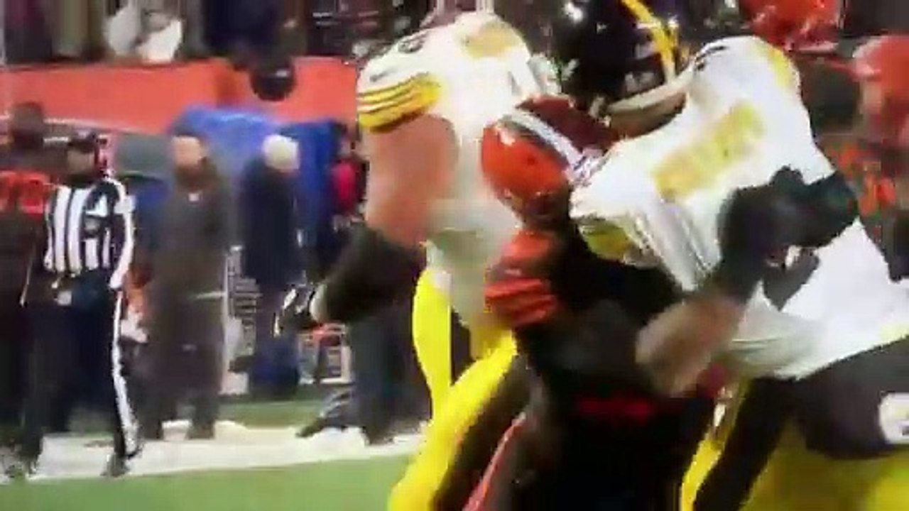 NFL - Myles Garrett ripped Mason Rudolph's helmet off and swung his own ...