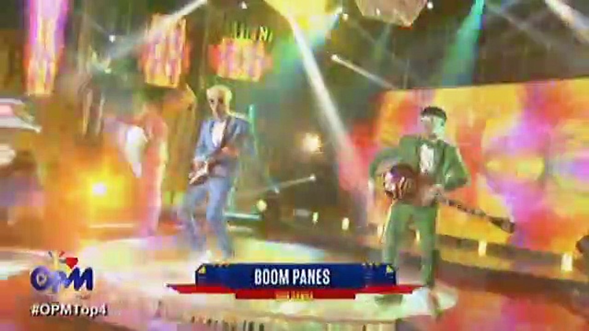 Boom Panes Wallpaper