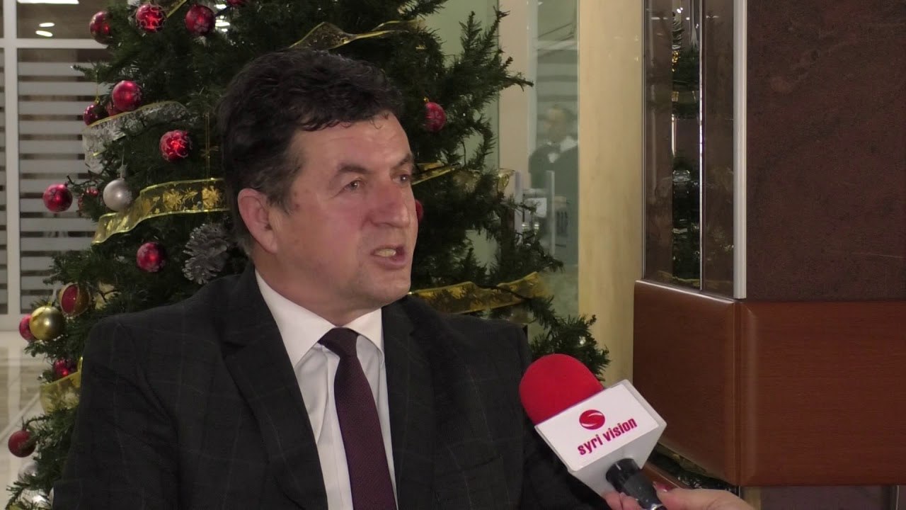 Adem Lushaj me libër për turizmin - Lajme - video Dailymotion