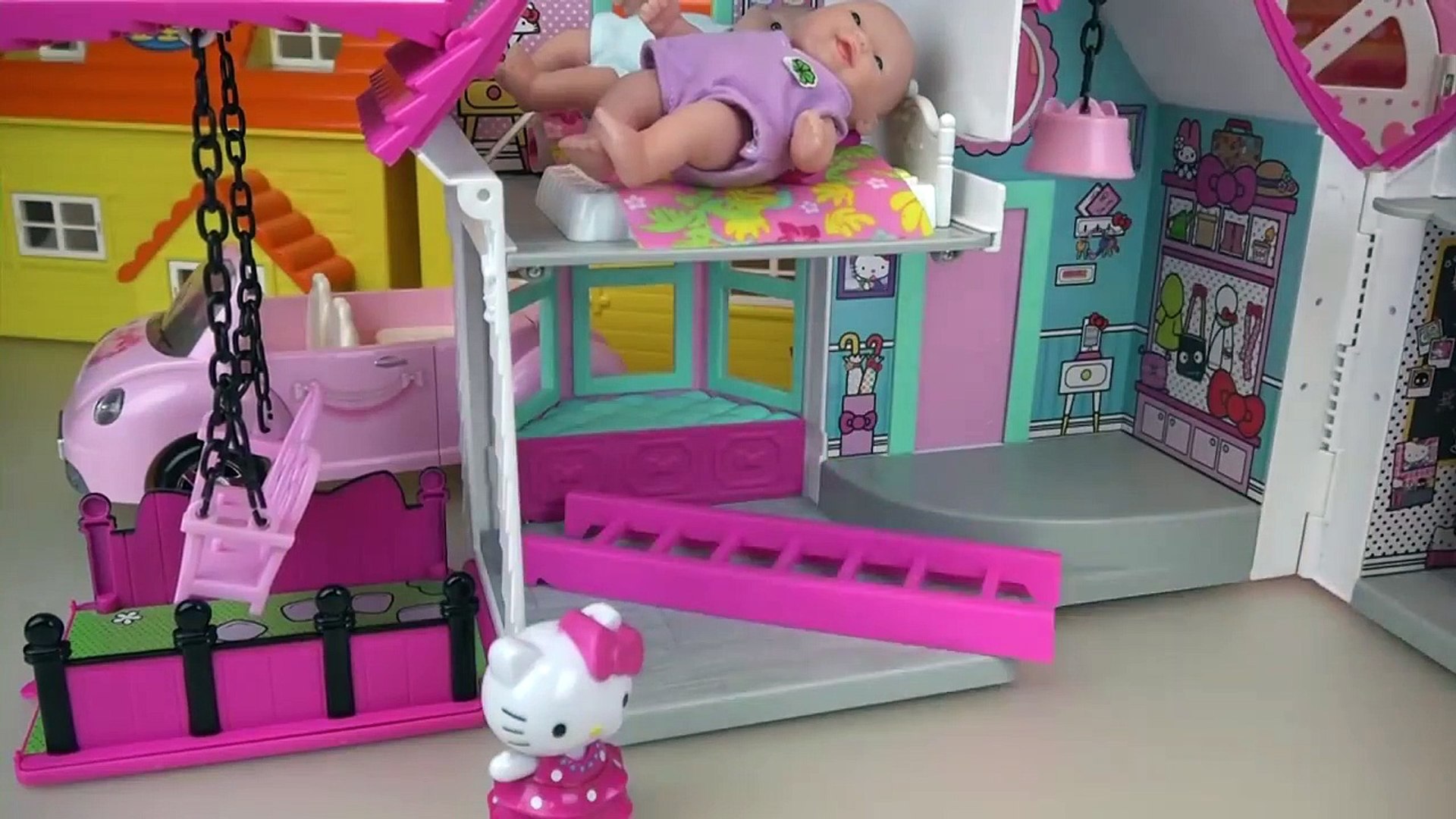 Hello Kitty Dollhouse