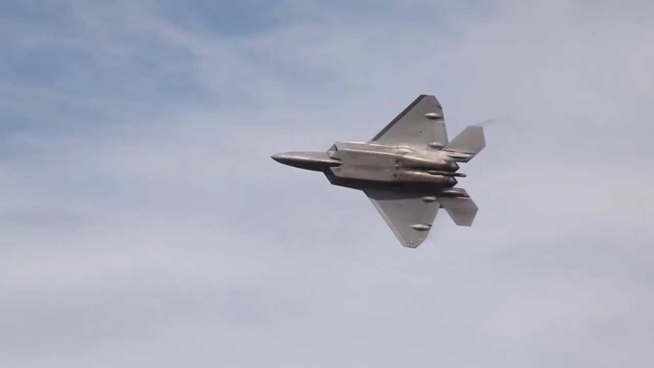 US Extremely Powerful F-22 Raptor in Action - Insane Takeoff • High ...