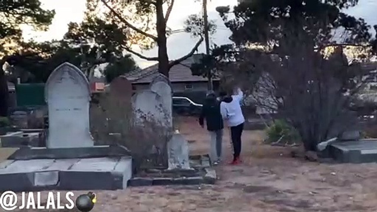 JALALS SLENDER MAN PRANK - video Dailymotion