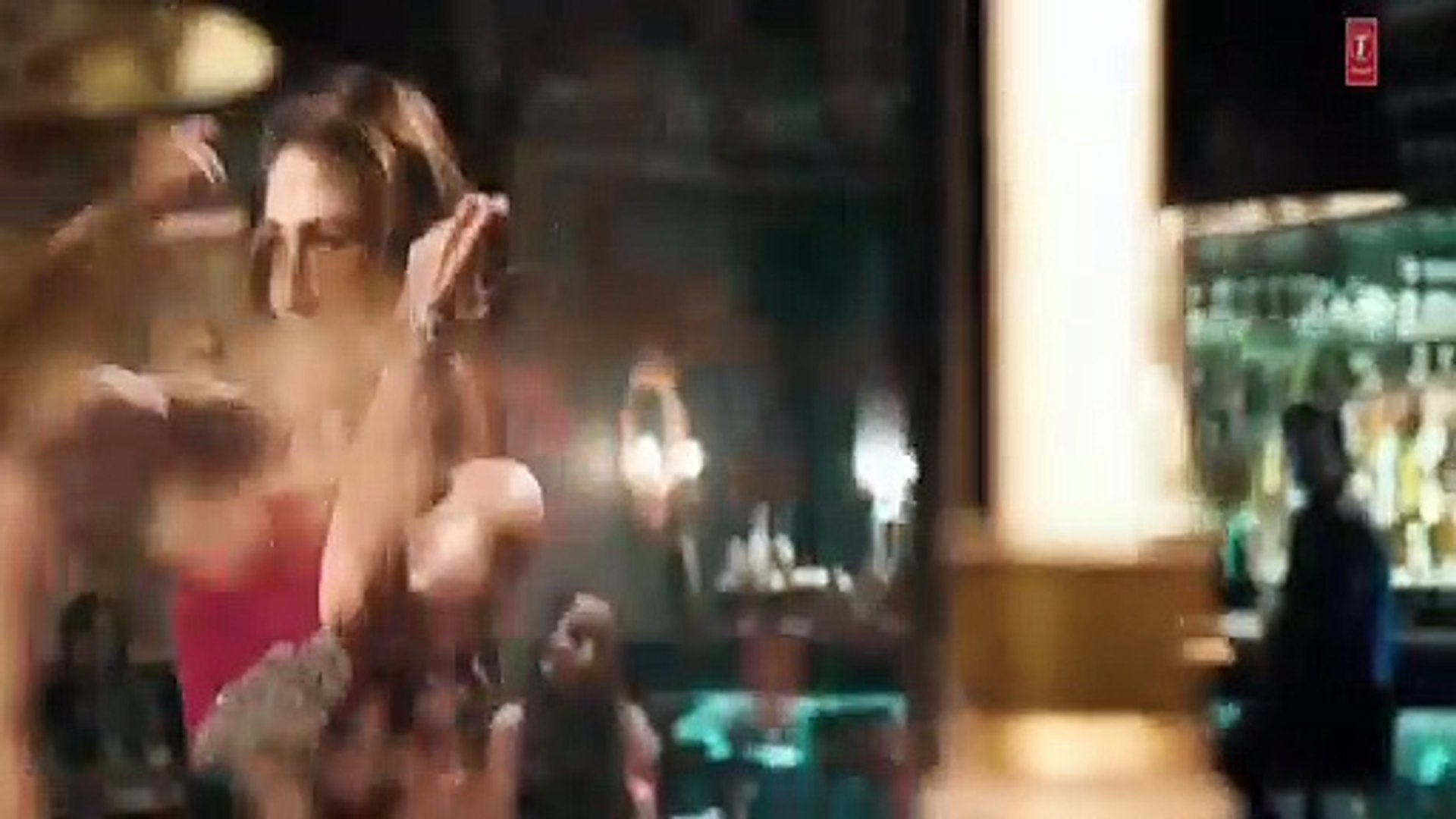 Talaash Kareena Kapoor Song