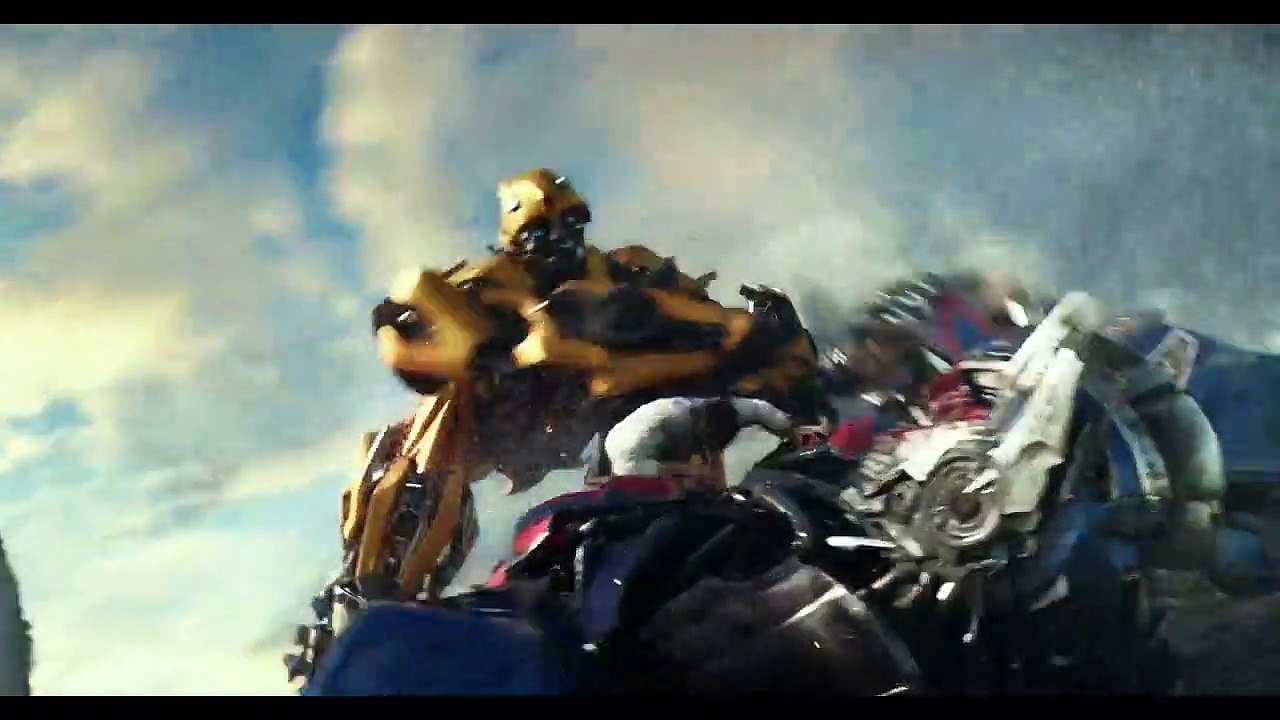 Bumblebee vs Nemesis Prime Fight Scene - Transformers- The Last Knight ...