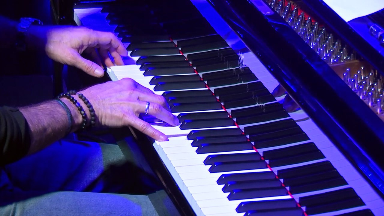 Les Souliers Rouges Loryn Nounay - Réussir sa vie (Live) - Le Grand ...