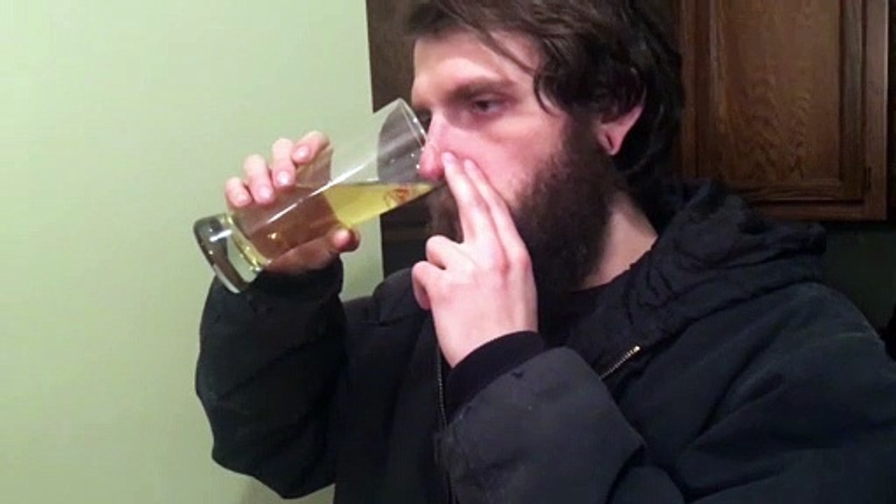 Man Tries Chugging Through His Nose - video Dailymotion