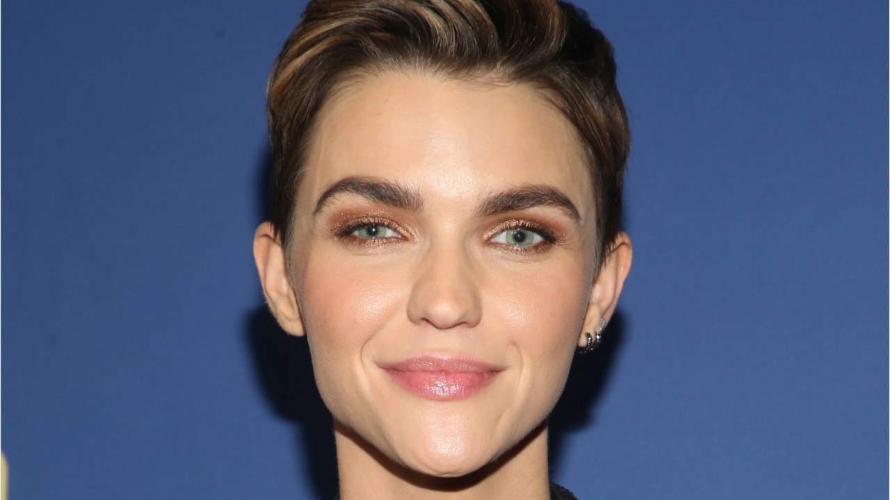 Ruby Rose Dyed Her Buzz Cut, Half Blue and Half Pink Hair - video ...