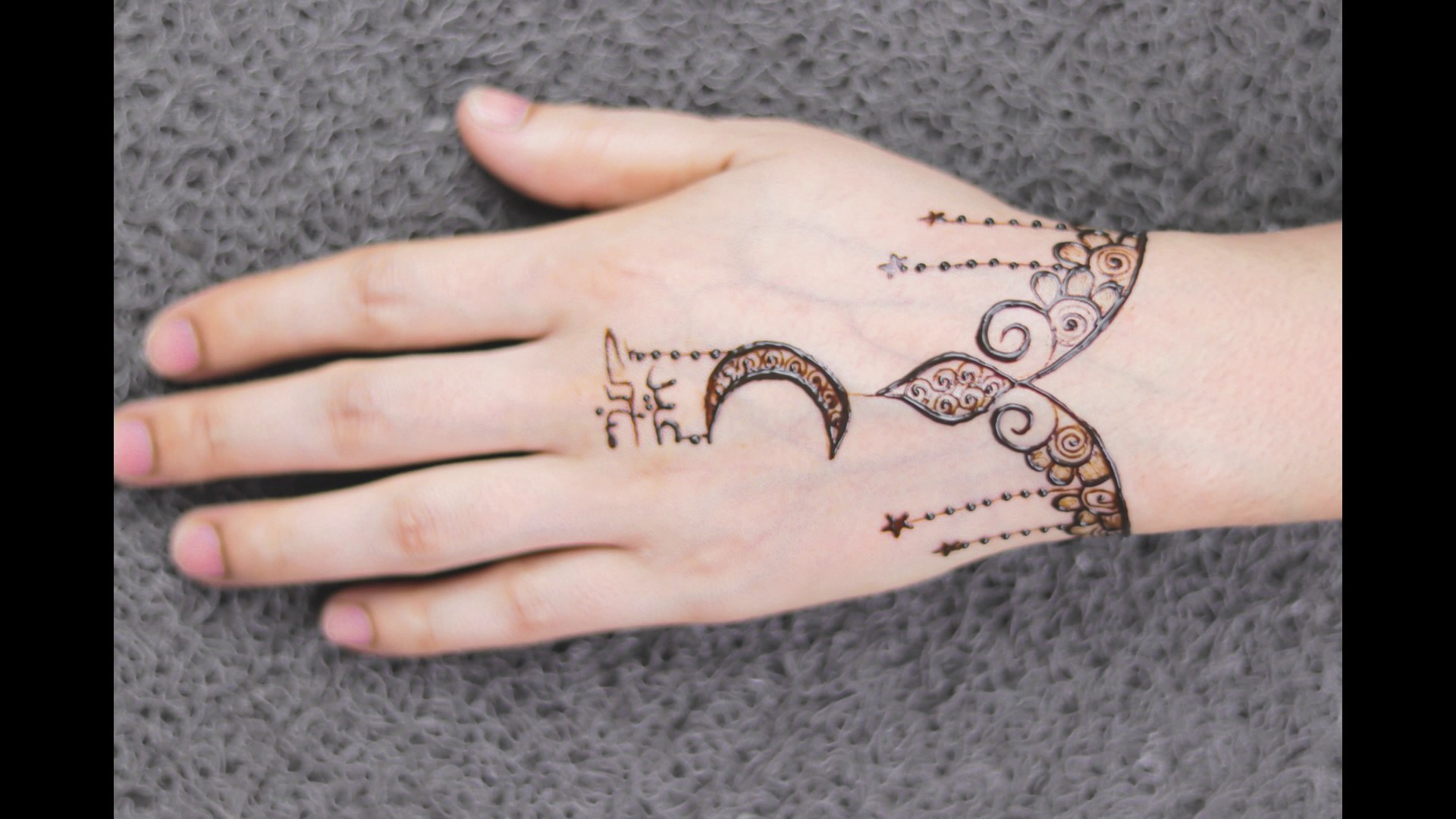 Simple Henna Bracelet Designs