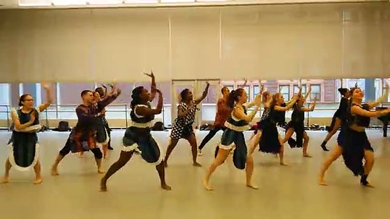 West African Dance- Sinte - video Dailymotion