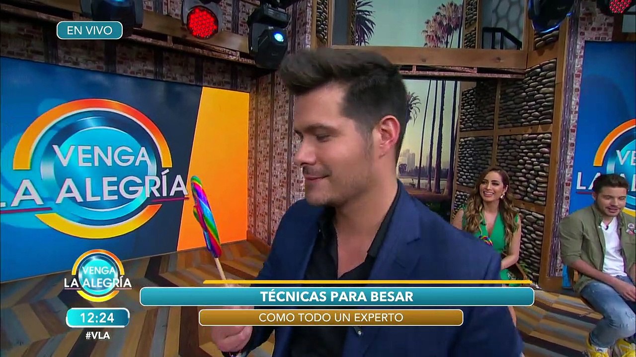 ¡Alexa Arcadia nos va a enseñar las técnicas para besar como todos unos ...