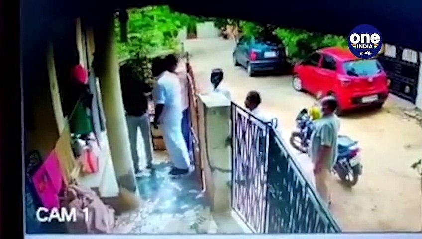 Madurai DMK MLA Moorthy: செருப்பை கழற்றி அடிக்க பாய்ந்த எம்எல்ஏ ...