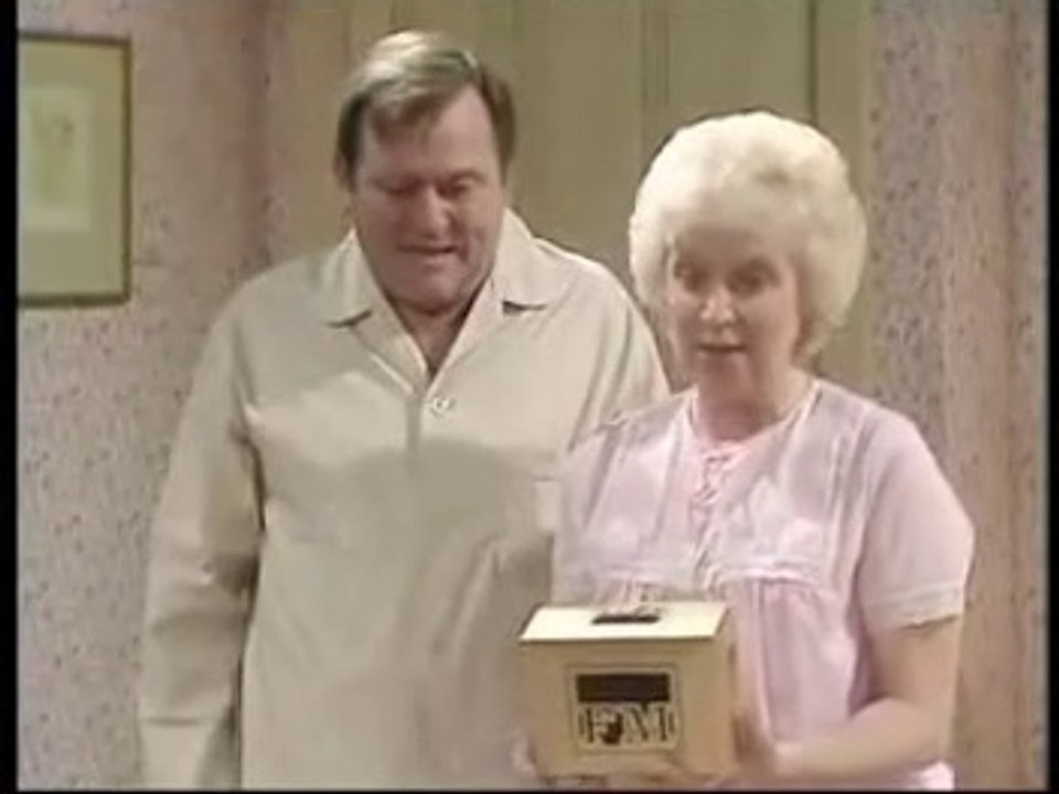 Terry and June. S7/E1. Terry Scott • June Whitfield - video Dailymotion
