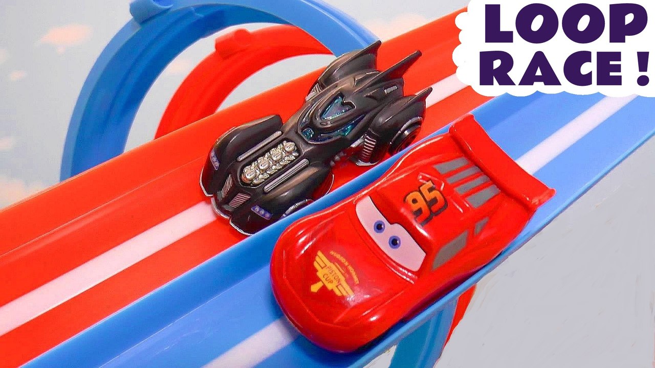 Hot Wheels Loop Funlings Race with Disney Cars 3 Lightning McQueen ...