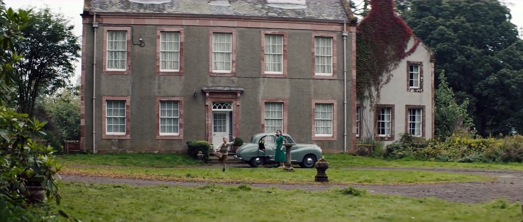 Tell It To The Bees Movie (2018) - Anna Paquin, Holliday Grainger ...