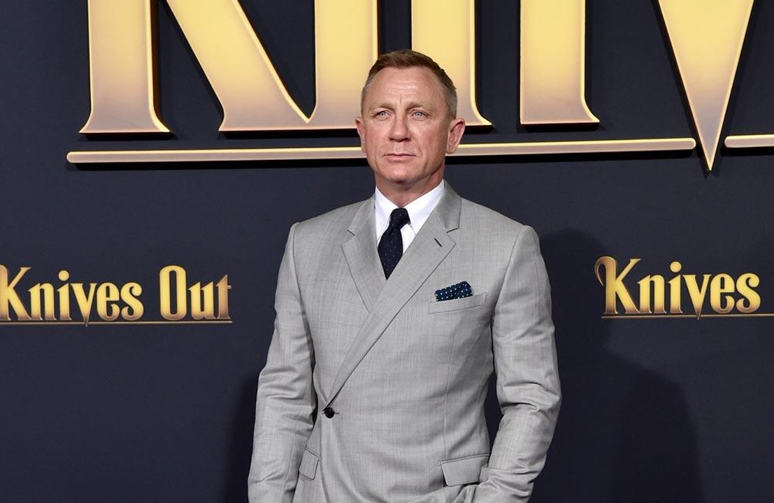 Daniel Craig's father has died aged 77 - video Dailymotion