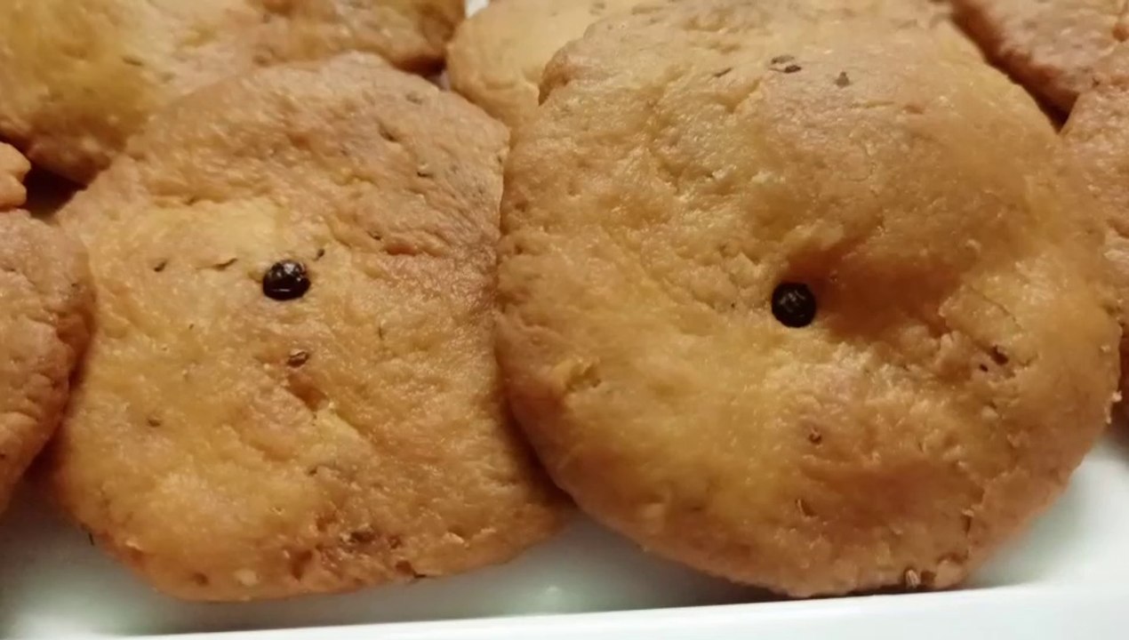 mathri recipe | पंजाबी स्टाइल मठरी कैसे बनाएं | Punjabi masala mathri ...