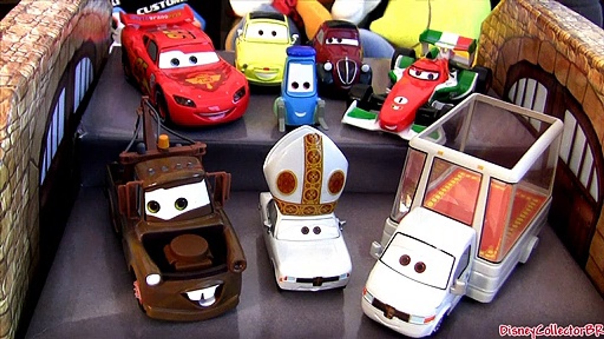 Disney Pixar Cars 2 - Pope and Popemobile plandetransformacion.unirioja.es