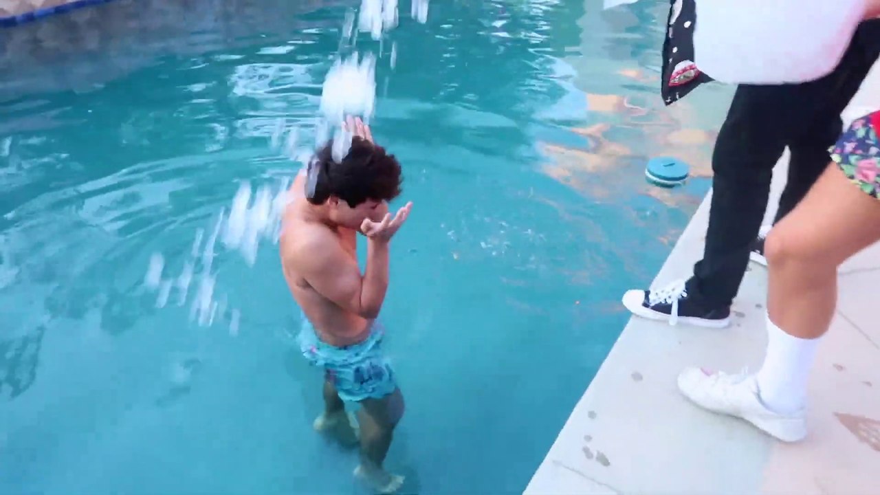 HOT vs COLD POOL Challenge! - video Dailymotion