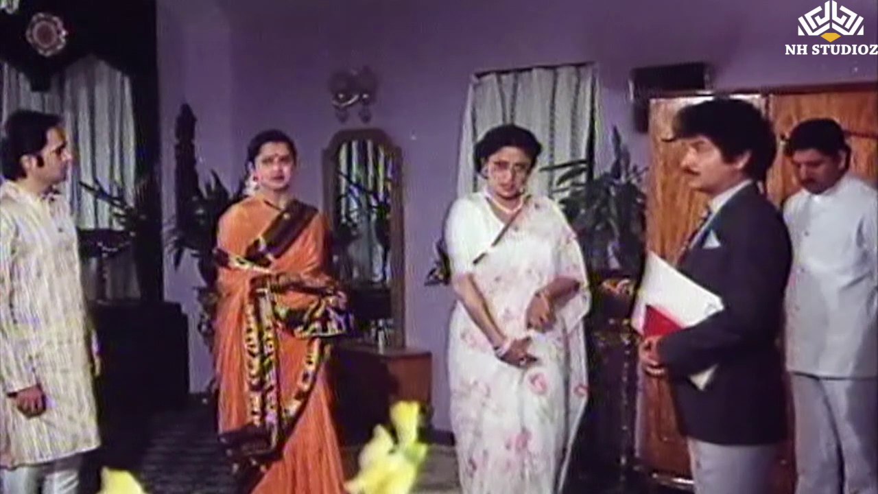 Rekha Par Chori Ka Ilzaam | Biwi Ho To Aisi (1988) | Rekha | Bindu ...