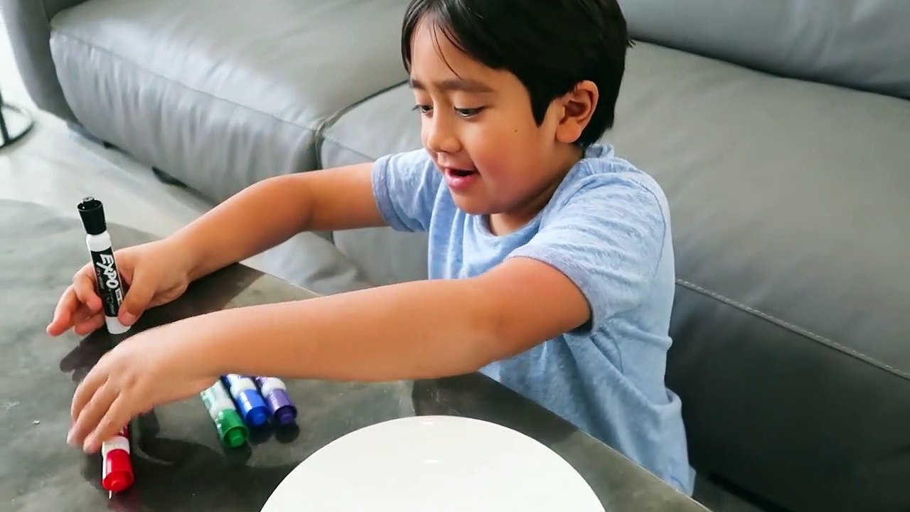 Easy DIY Science Experiment Drawing Float with Magic Marker Trick ...