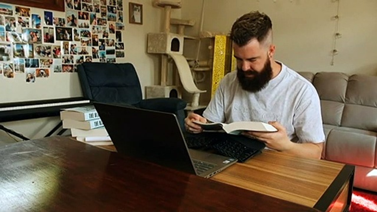 The Bluffs' author Kyle Perry discusses his debut novel - video Dailymotion