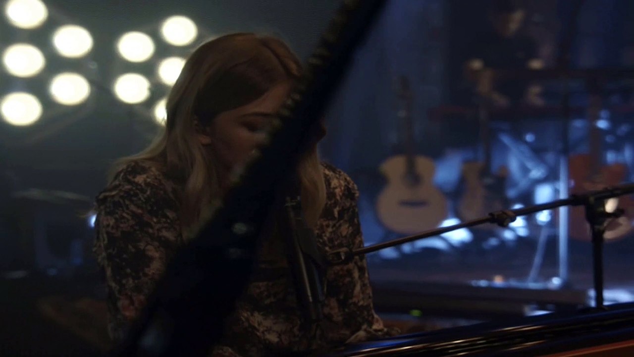 LOUANE LIVE SESSION — “SI T'ÉTAIS LÀ” - Vidéo Dailymotion