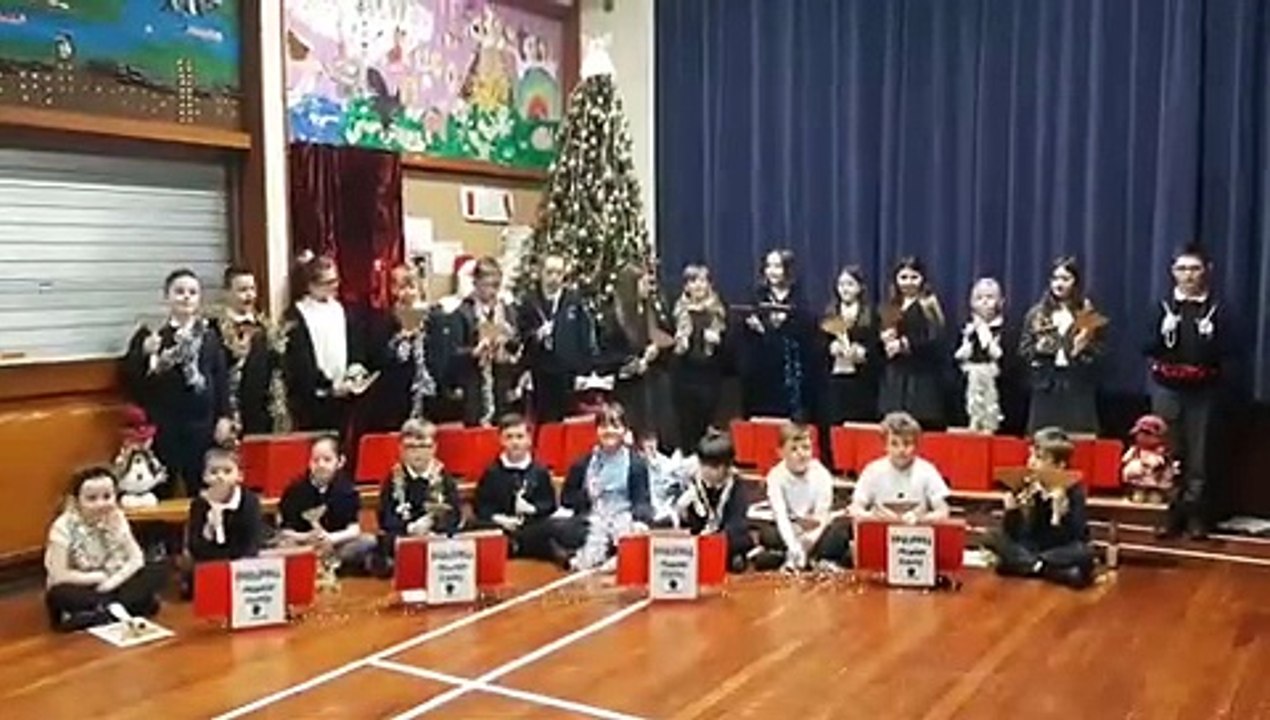 Shieldhill Primary School ringing bells for Santa - video Dailymotion