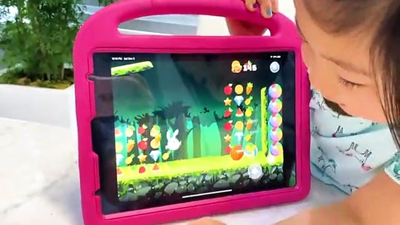 Emma and Kate play Fun kids Games like Makeover and Learning Game ...