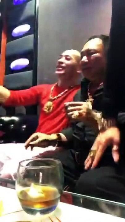 The famous Vietnamese Mafia DUNG TROC - Video Dailymotion