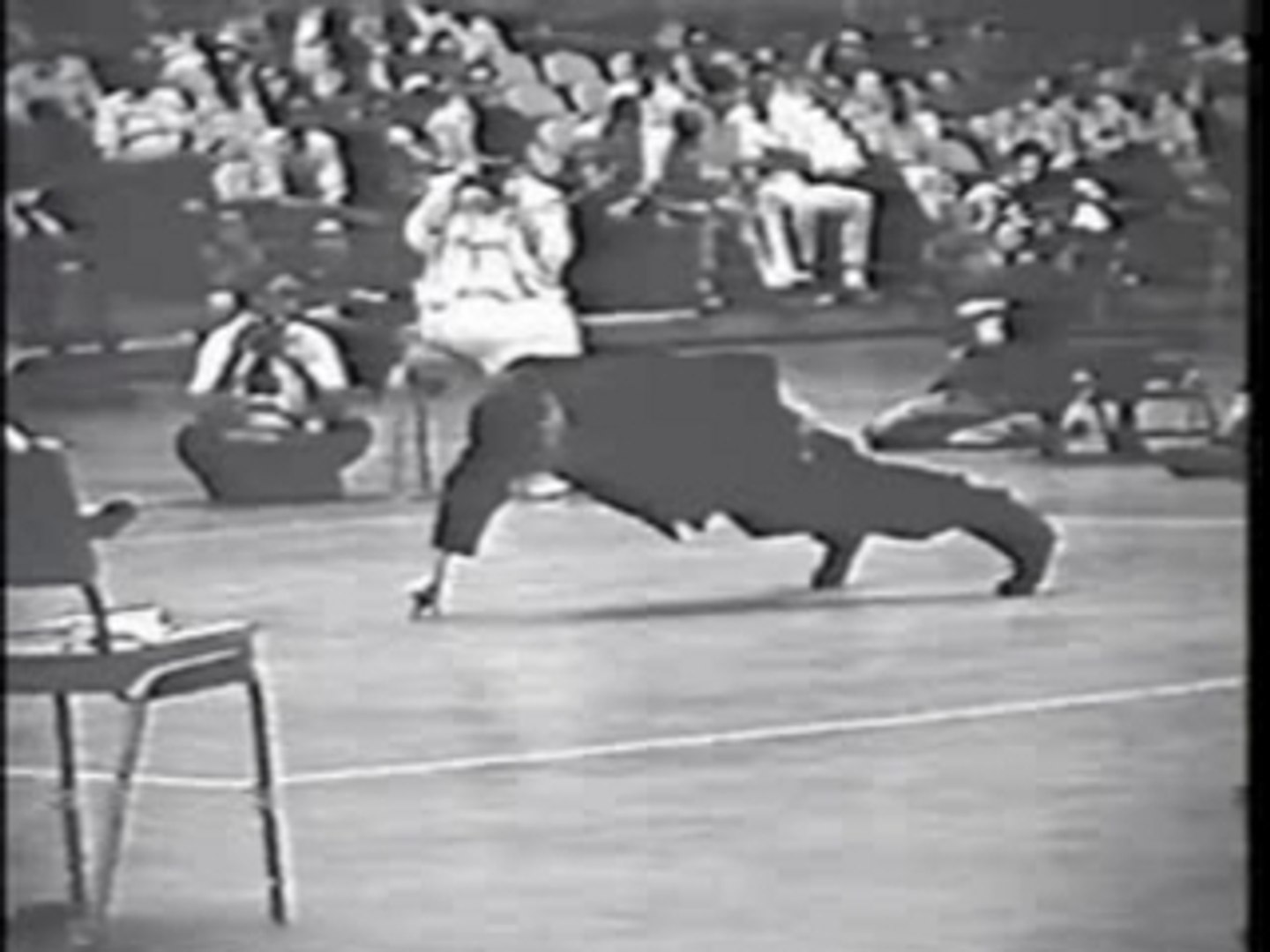 Bruce Lee One Finger Push Up