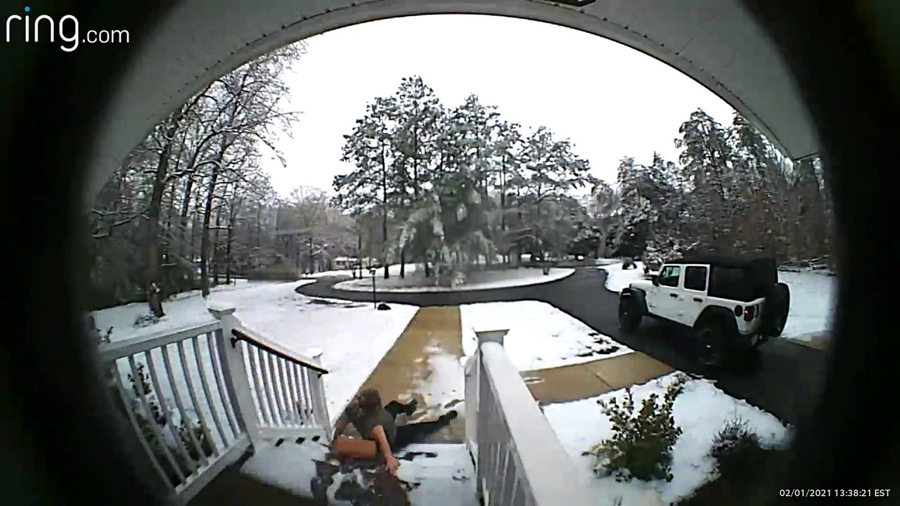 Ring Camera Catches Lady Falling Down Slick Stairs - video Dailymotion