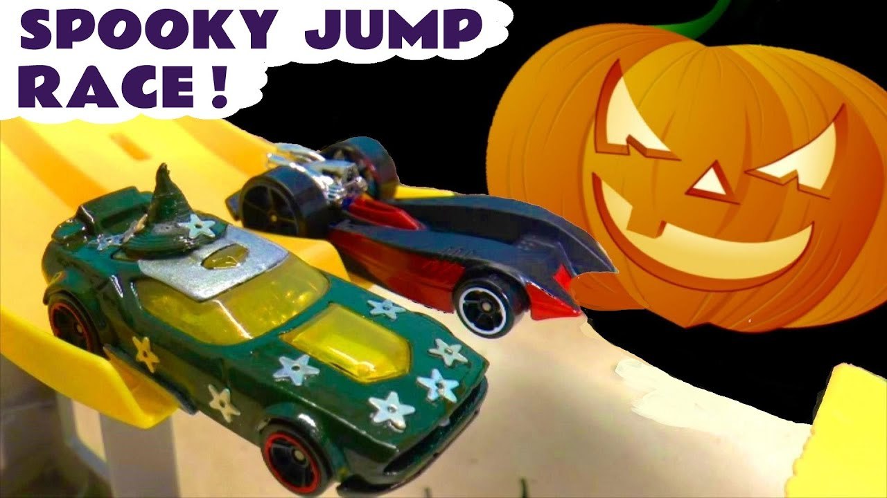 Halloween Hot Wheels with Disney Pixar Cars Lightning McQueen versus ...