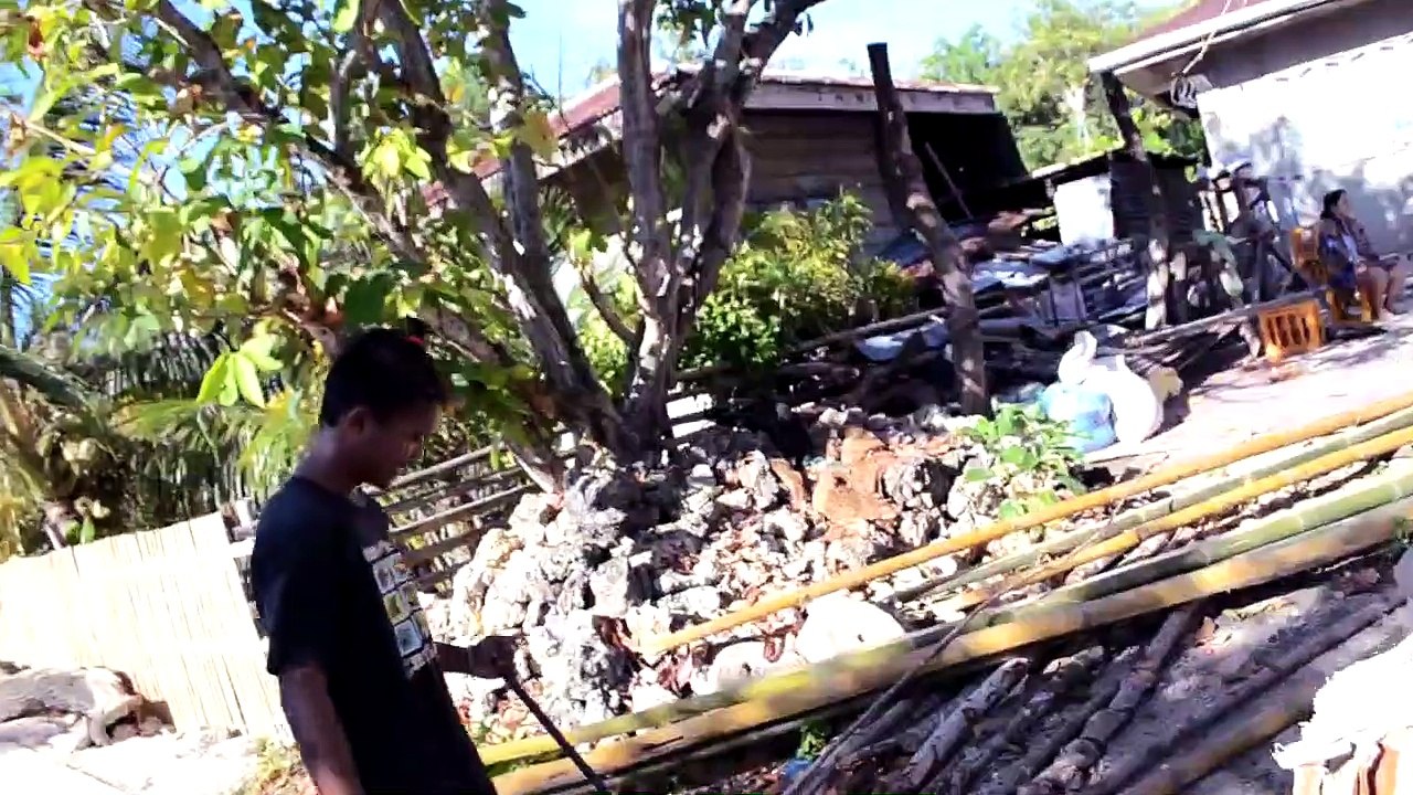 Bamboo Fence Pinoy Style⎮Paano Gumawa Ng Bakod Na Kawayan⎮Bagong Lote ...