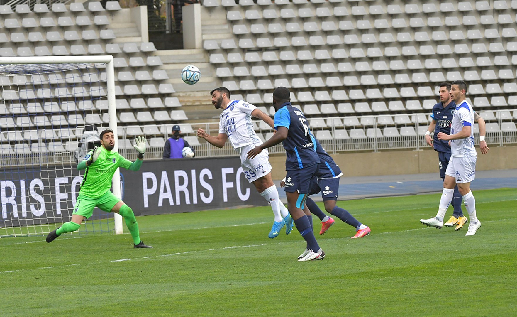 Paris FC 1-1 ESTAC Résumé du match