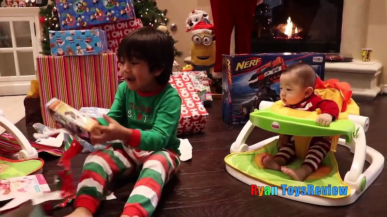Christmas Morning 2016 Opening Presents With Ryan Toysreview - video ...