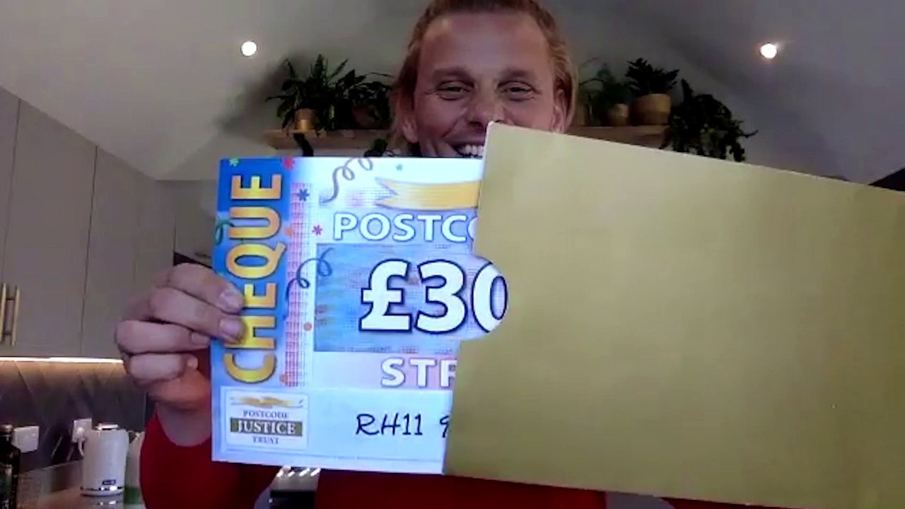 Crawley neighbours win on People's Postcode Lottery - video Dailymotion