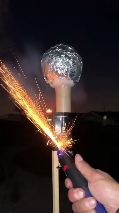 Strobe Rocket Fourth Of July Firework Pyro - video Dailymotion