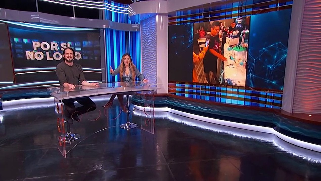 ¿No te gusta que te avienten al pastel durante la mordida?.. A este ...