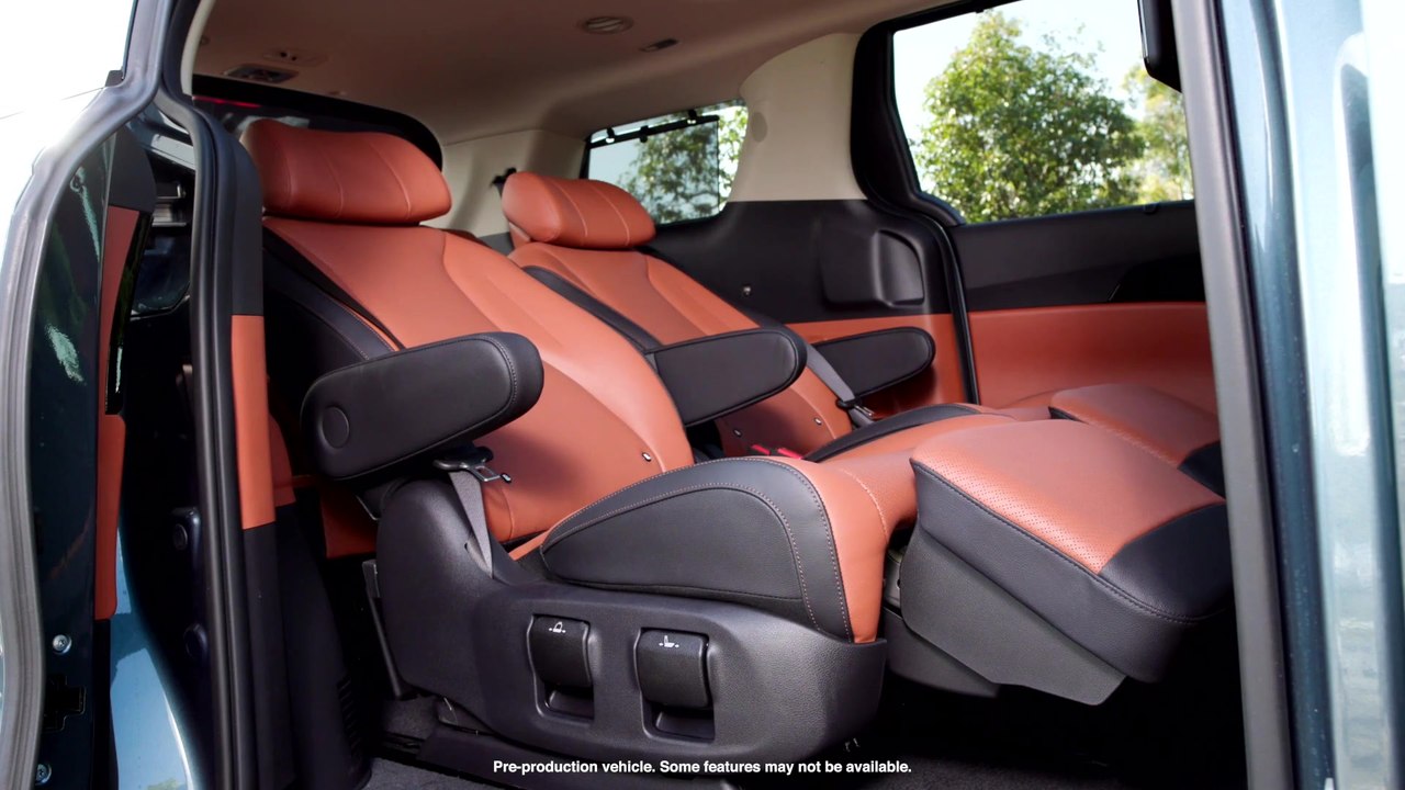 2022 Kia Carnival 7-passenger VIP Lounge Seat Configuration - video ...