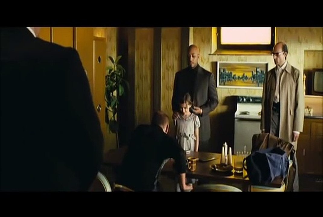 Revolver (USA) - Sorter Scene With Child - video Dailymotion