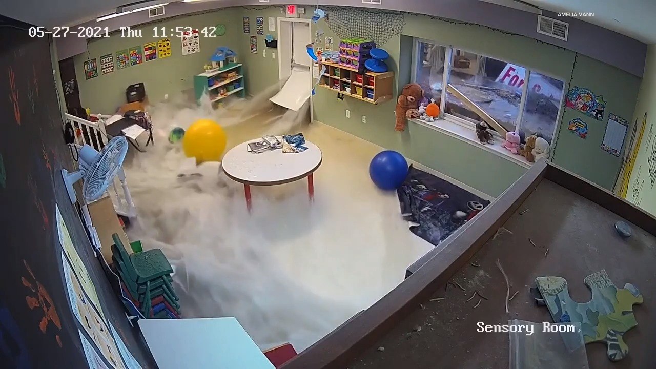 Daycare Facility's Classroom Gets Flooded During Storm - video Dailymotion