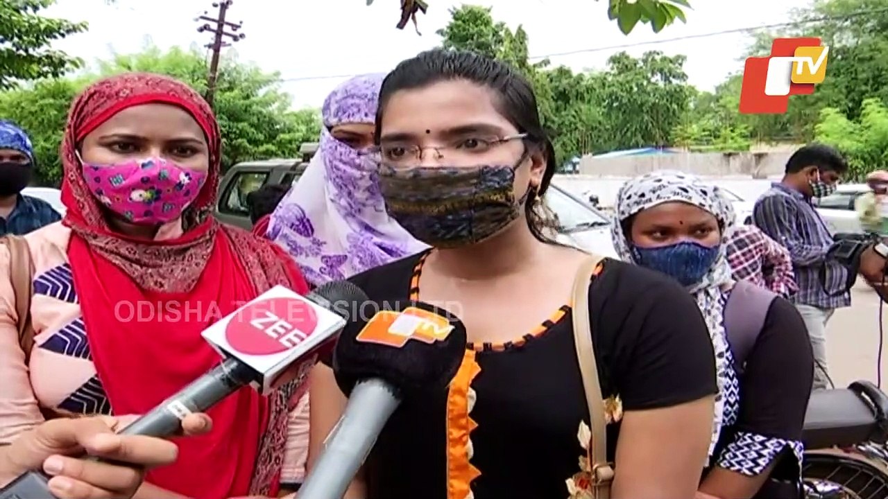 B.Ed Students Meet Mass Education Min Sameer Dash In Bhubaneswar ...