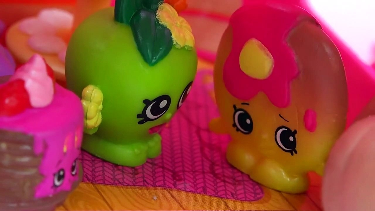 Shopkins Play Video Date with Pancake Jake Season 4 & 2 Toy Series Part ...