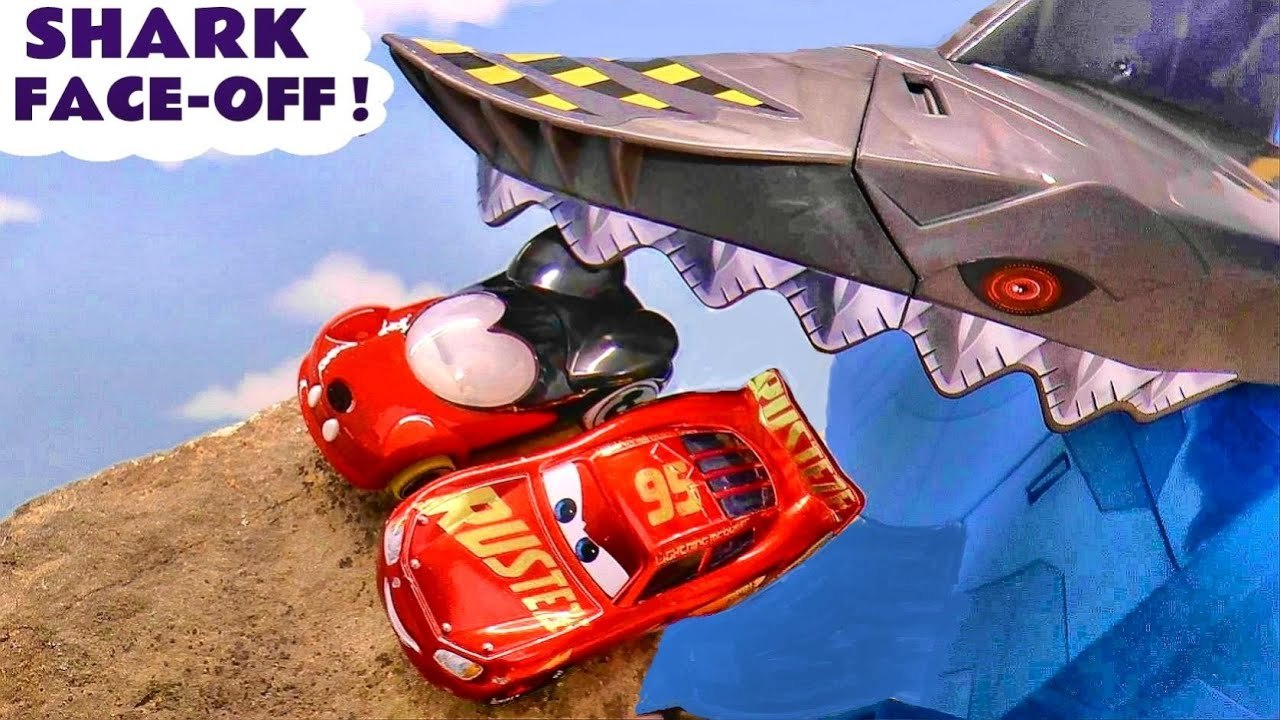 Hot Wheels Shark Face Off with Pixar Cars 3 Lightning McQueen in this ...