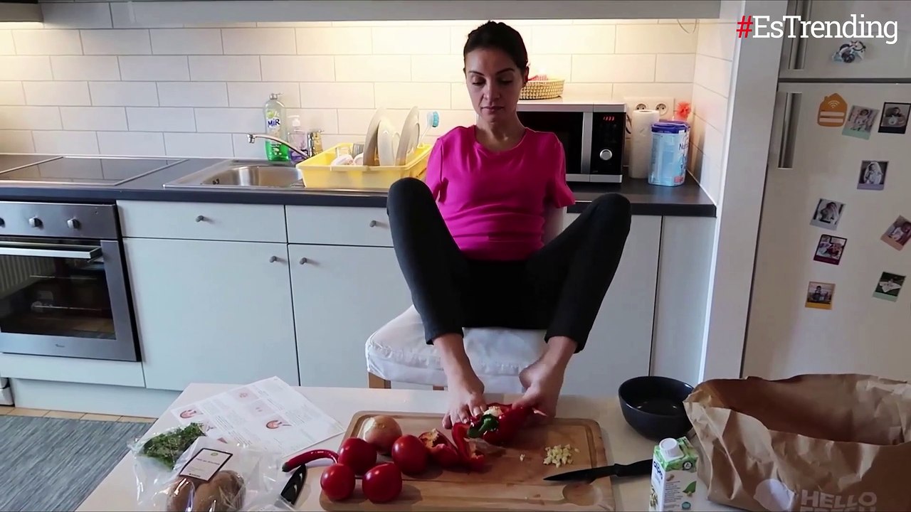 Sarah Talbi, la mujer que nació sin brazos pero aprendió a vestirse y ...