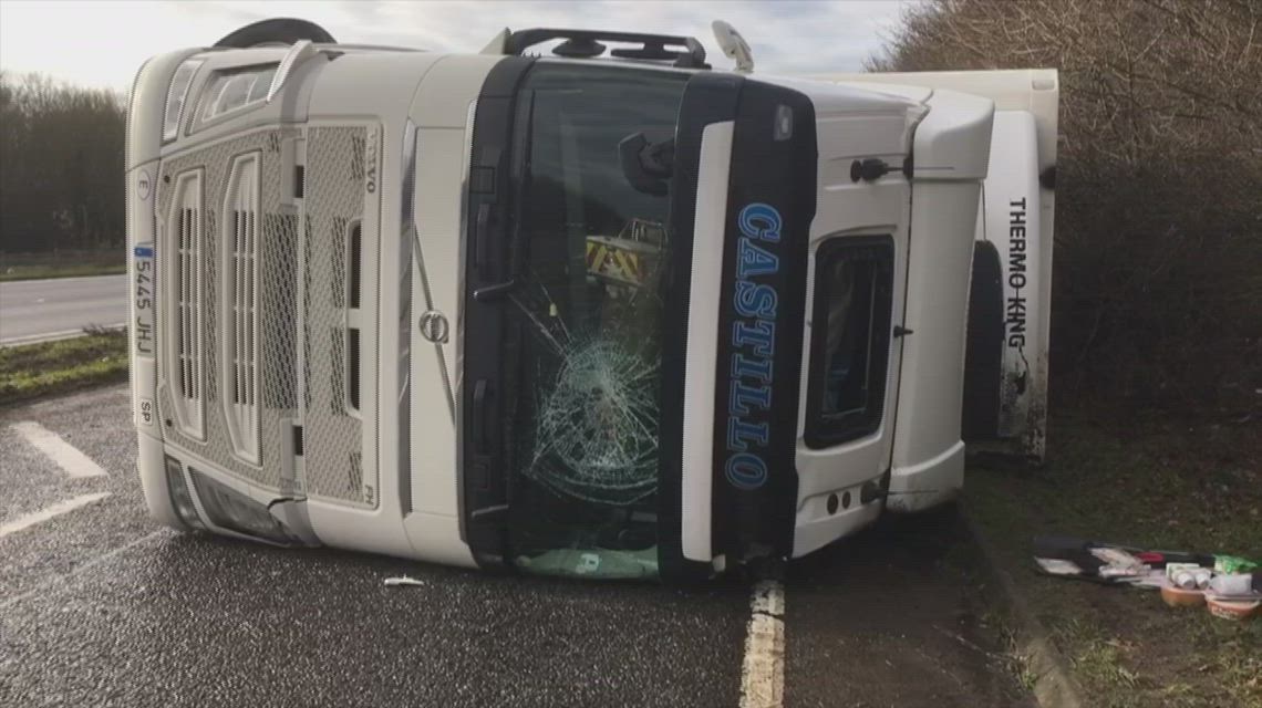 Lorry overturns on A249 in Swale