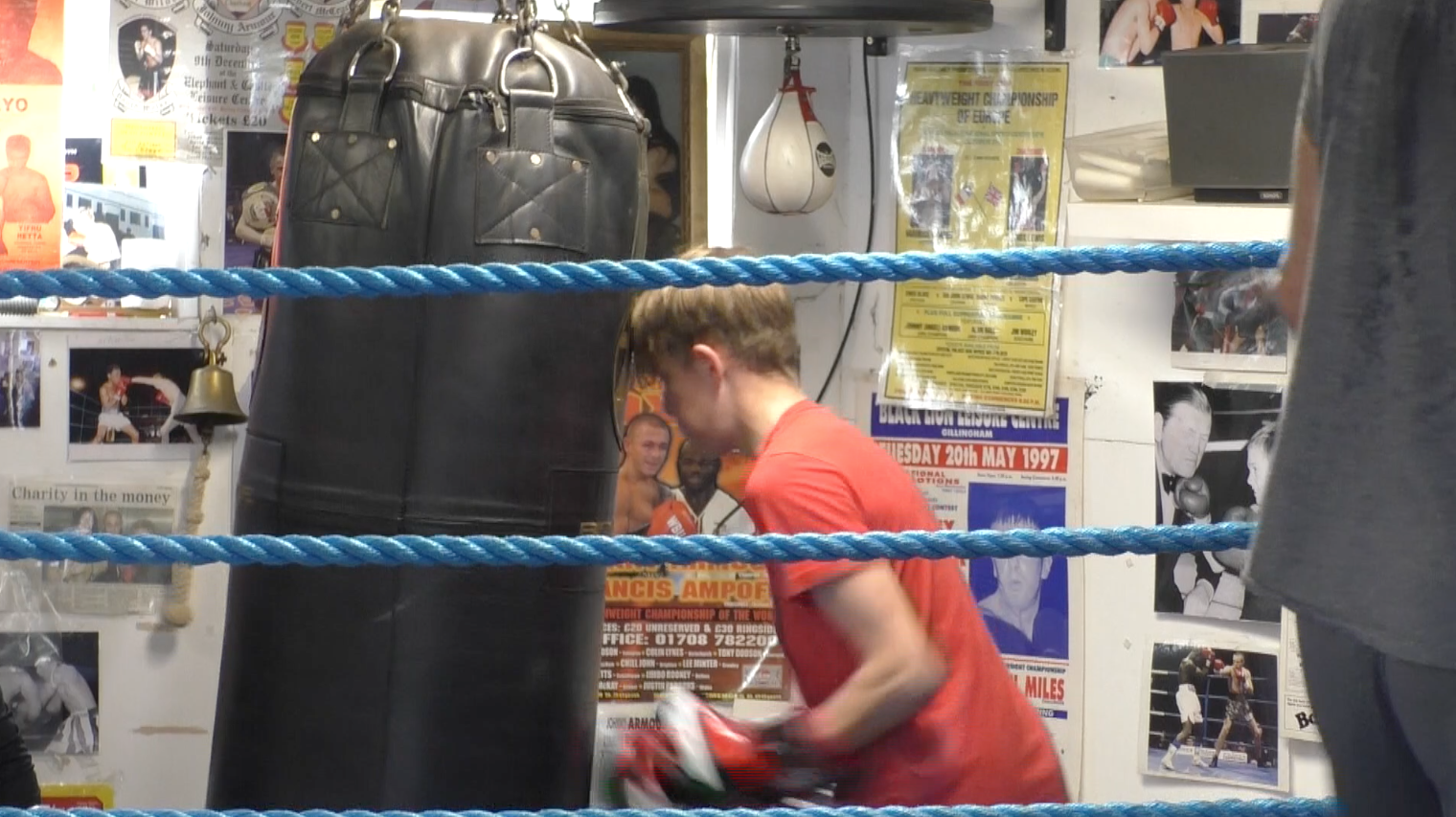 Former Kent World boxing champion helps young people avoid life of crime